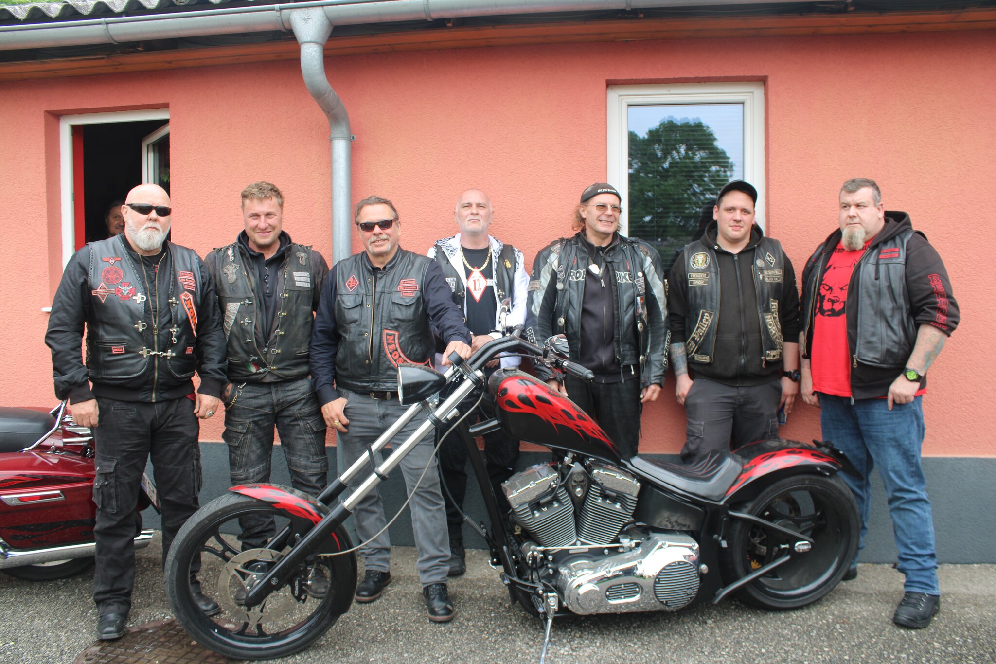 Frühschoppen im Motorradclub: Crusader MC Austria feierten Muttertag ...