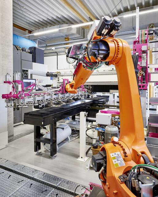 Vollautomatische Materialprüfung: Neue Smart Factory in der AMAG - Braunau