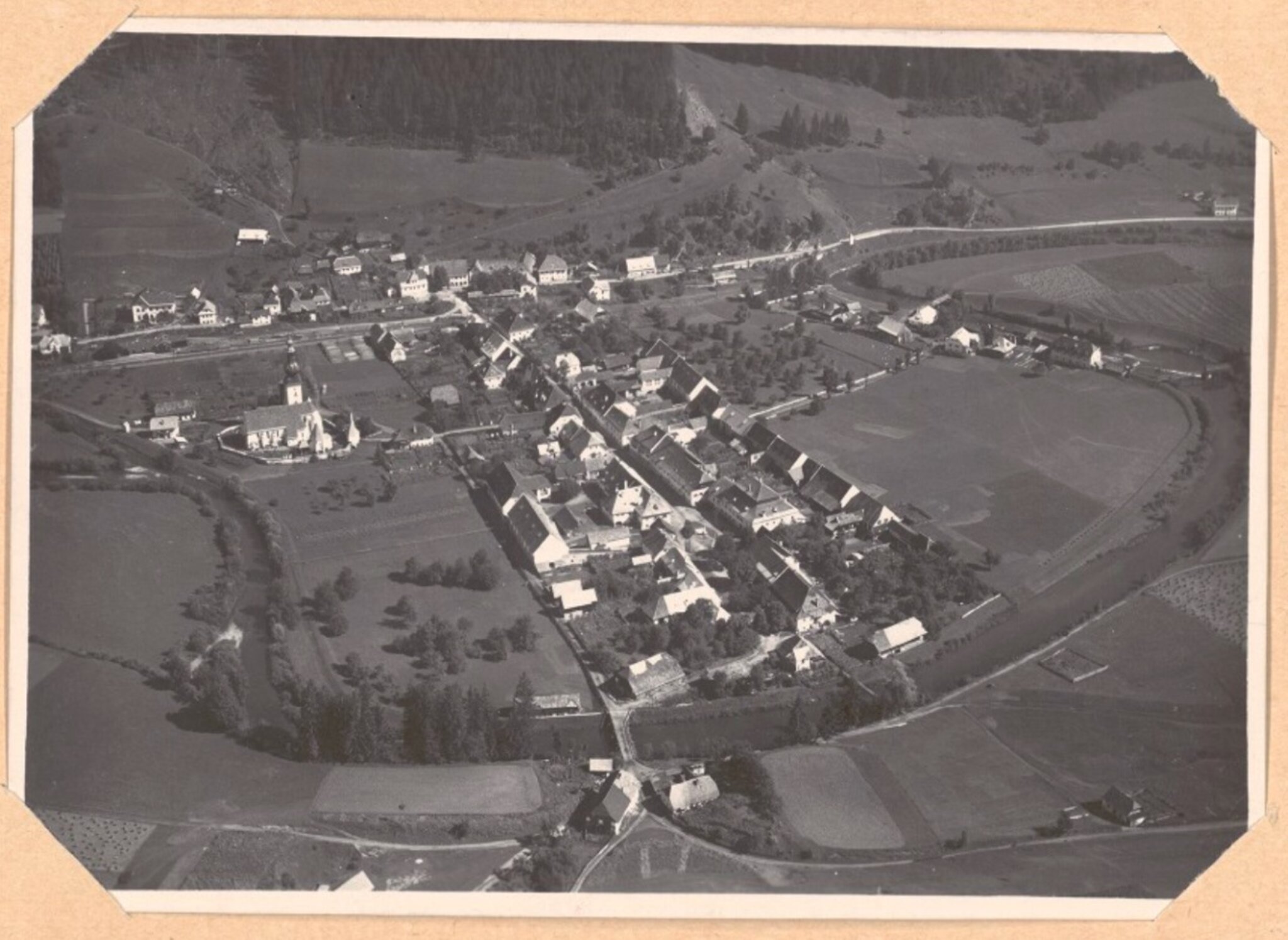 Ortsreportage: Eine alte Aufnahme von Weitensfeld im Gurktal - St. Veit