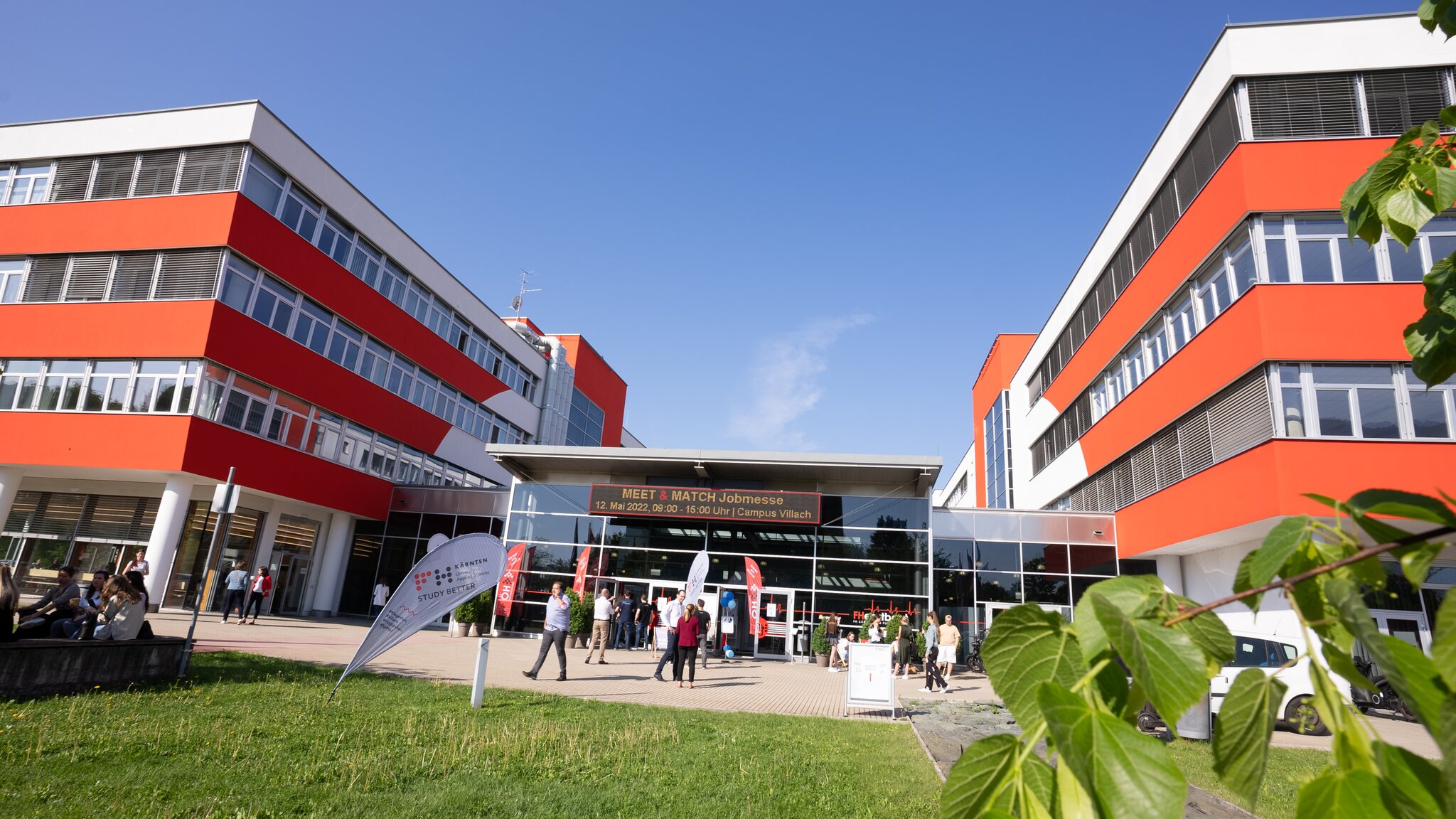 Ein Rekord an Firmen bei der Meet & Match Jobmesse der FH Kärnten - Spittal