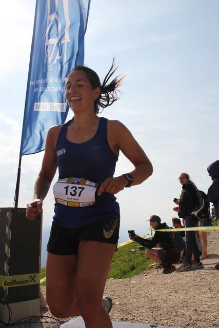 Julius Ott & Tina Fischl: Neue Gesamtsieger bei Schafberglauf ...