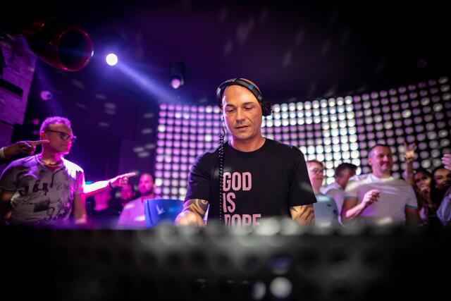 Zwei DJ-Legenden zurück an den Plattentellern: DJ Insulin Junky und DJ ...