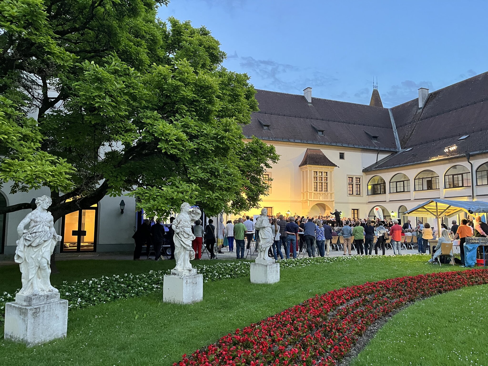 Eröffnung der Welser Burggartenkonzerte: Musikgenuss für alle - Wels & Wels Land