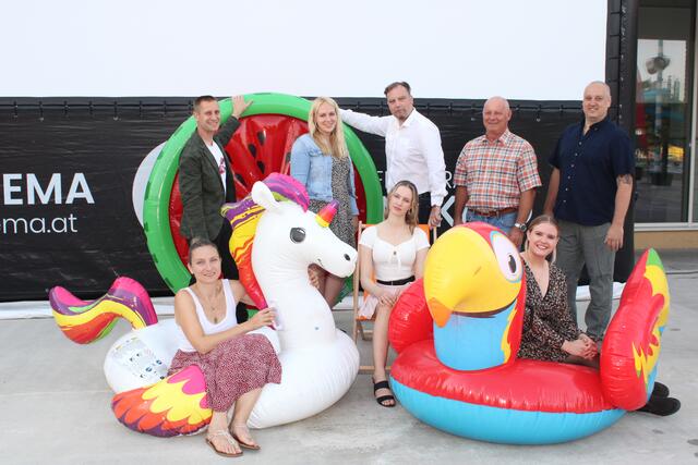 Silent Cinema zu Gast in Mödling: Lärmfreies Kino im Mödlinger Stadtbad ...