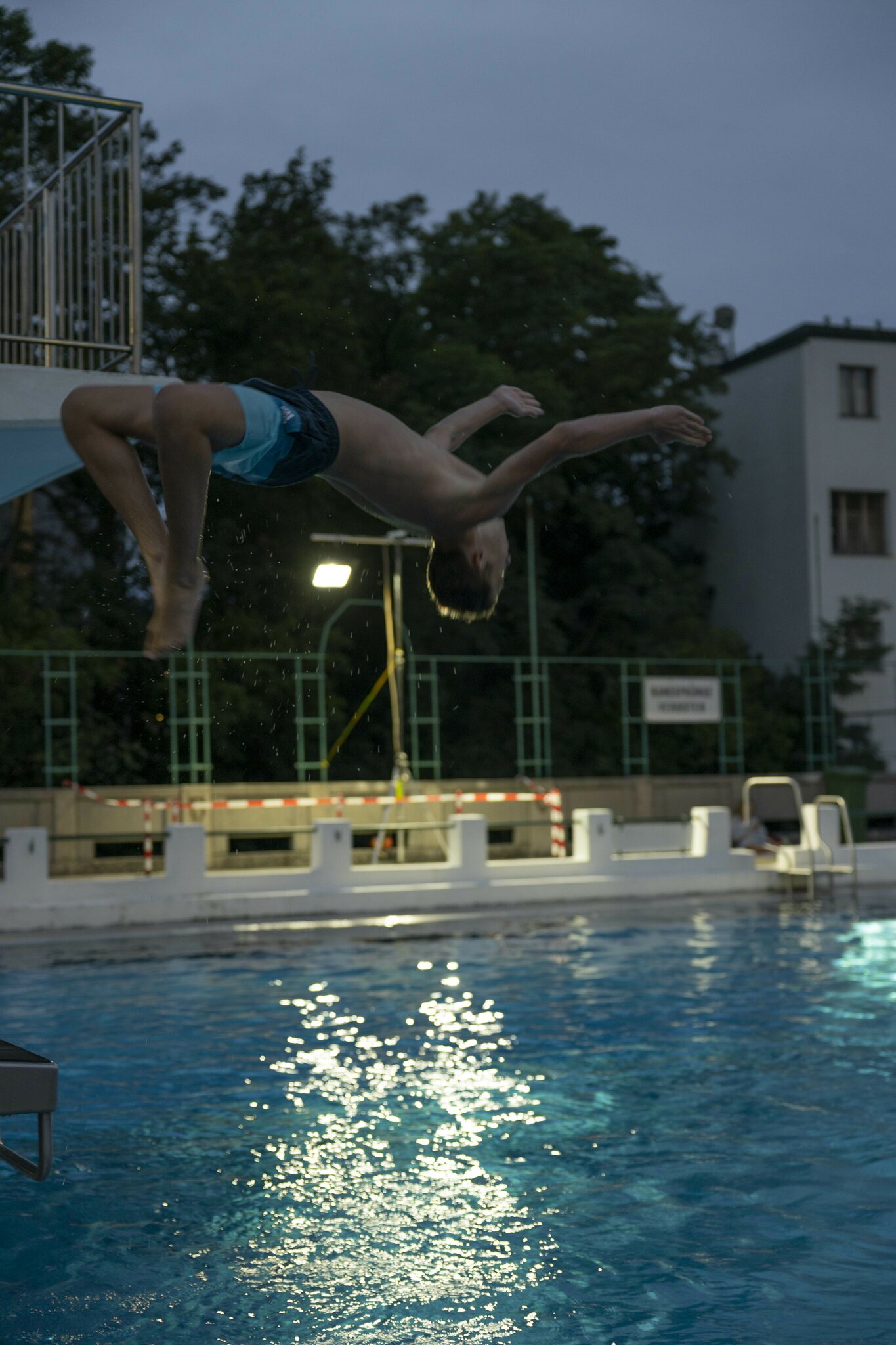 Ein besonderes Erlebnis: Sonnwend- Schwimmen im Strandbad Baden - Baden