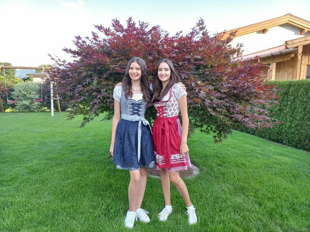 Maishofen: Lisa & Hanna Voithofer mit Vorbild Chris Steger auf der ...