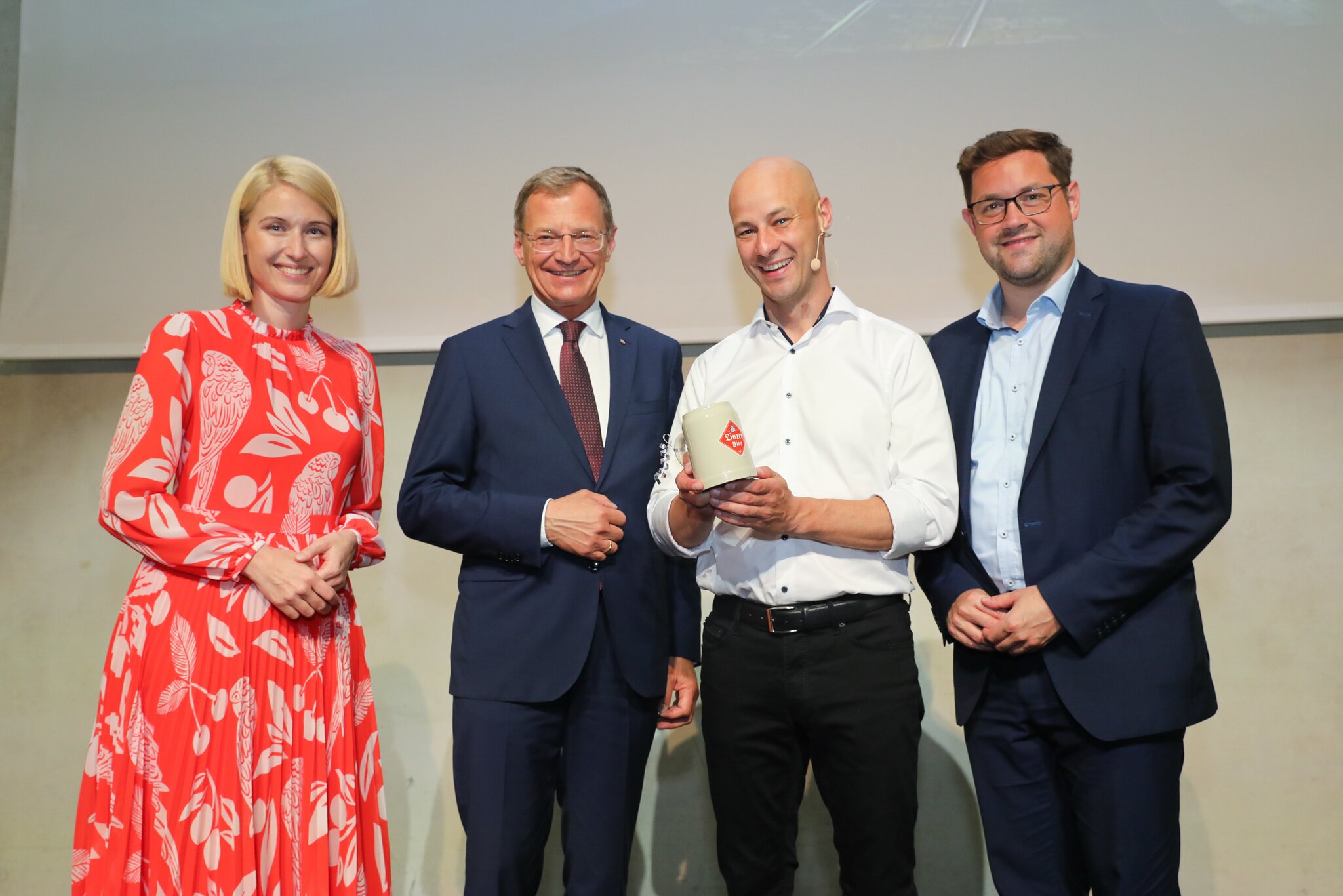 Stadtparteitag: Linzer ÖVP folgt Hajart zu 100 Prozent auf den neuen ...