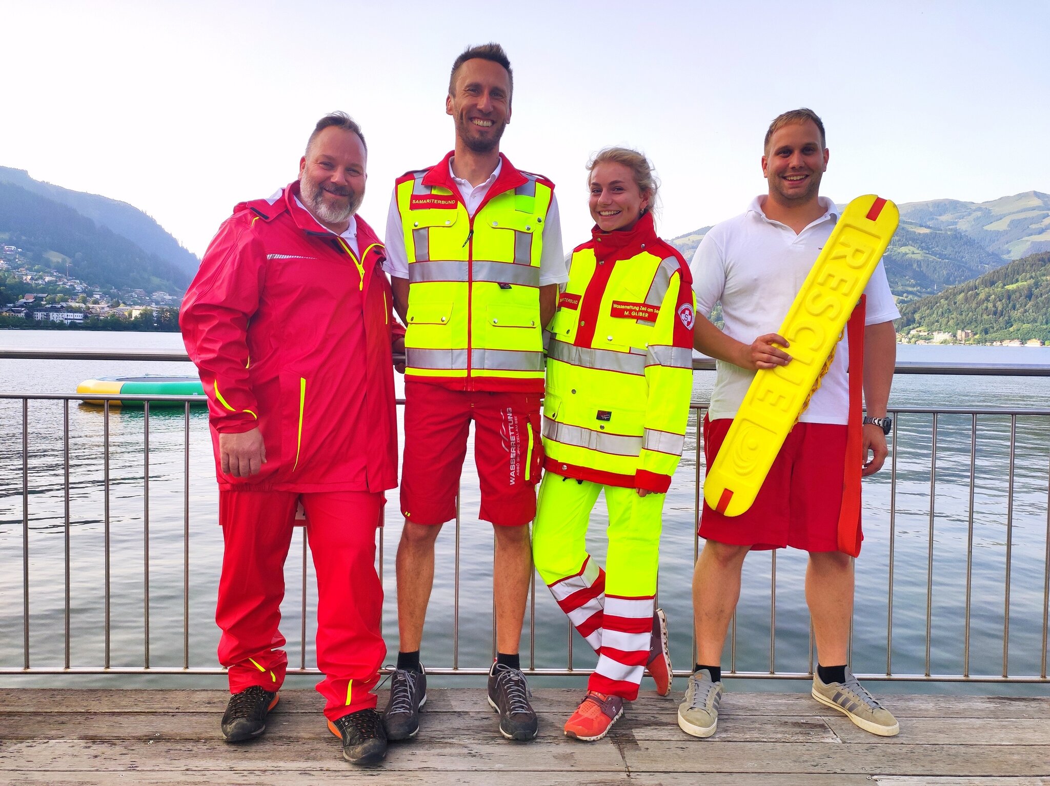 Zell am See: Neue Uniformen für die Samariterbund Wasserrettung - Pinzgau
