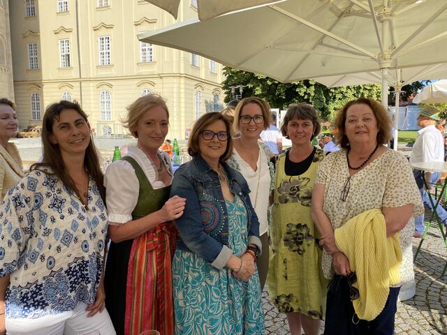 Feiern statt Jammern auf hohem Niveau: Klosterneuburg feiert 100 Jahre ...