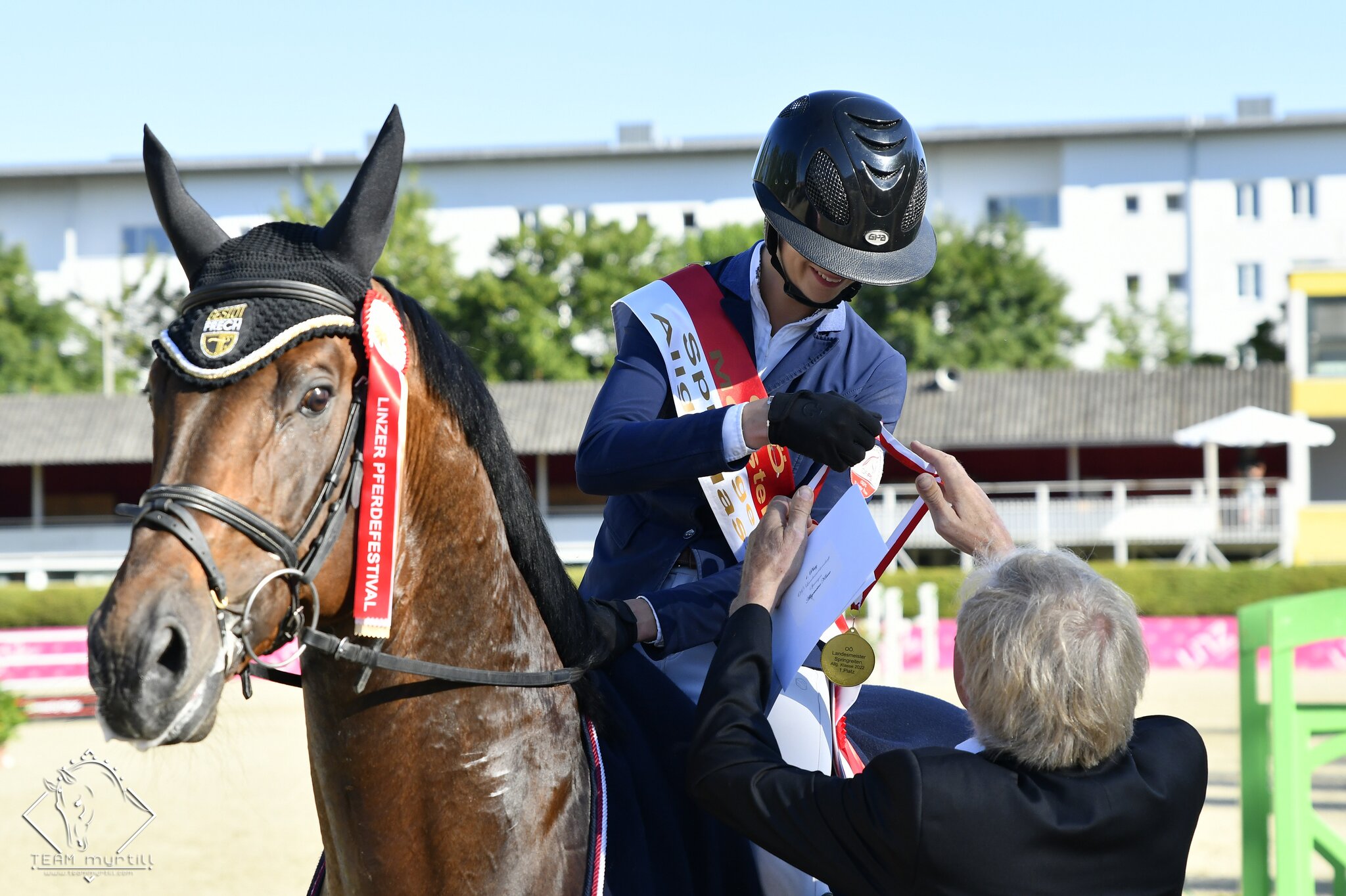 Linz: Sieg für Sally Zwiener im Springreiten - Steyr & Steyr Land
