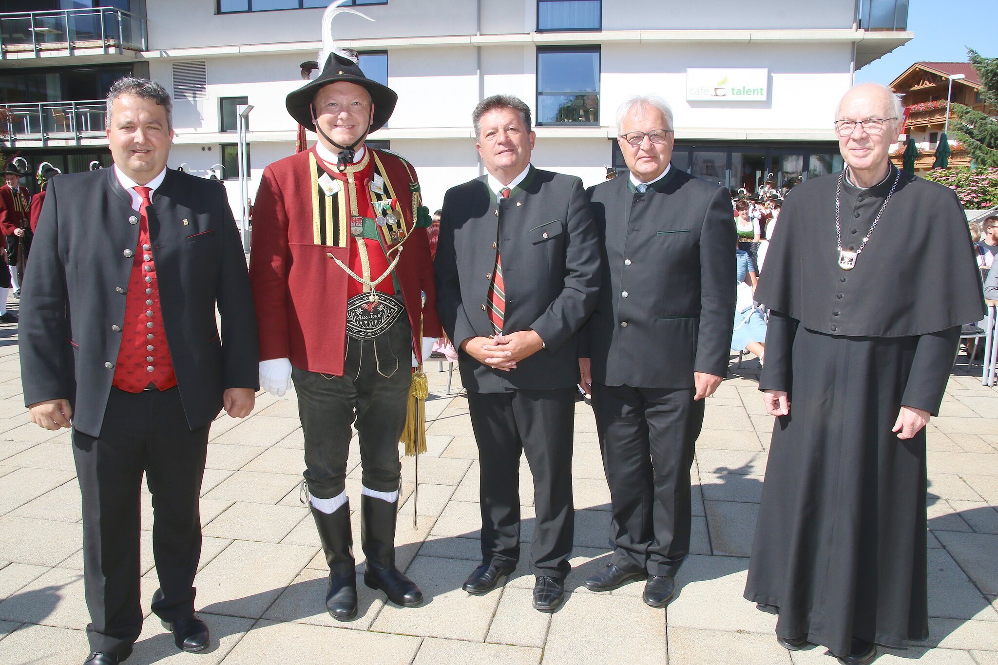 Vomp: Bgm Karl-Josef Schubert zum 25 jährigen Dienstjubiläum geehrt ...