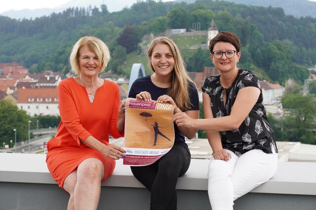 In memoriam Liselotto Zechner: Brucker Frauenpreis zum 2. Mal verliehen ...