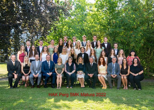 Maturafotos 2022: Matura an der Handelsakademie Perg geschafft - Perg