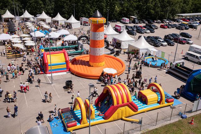 Mehr als 10.000 Gäste: Tag der offenen Tür bei Engel in St. Valentin - Enns