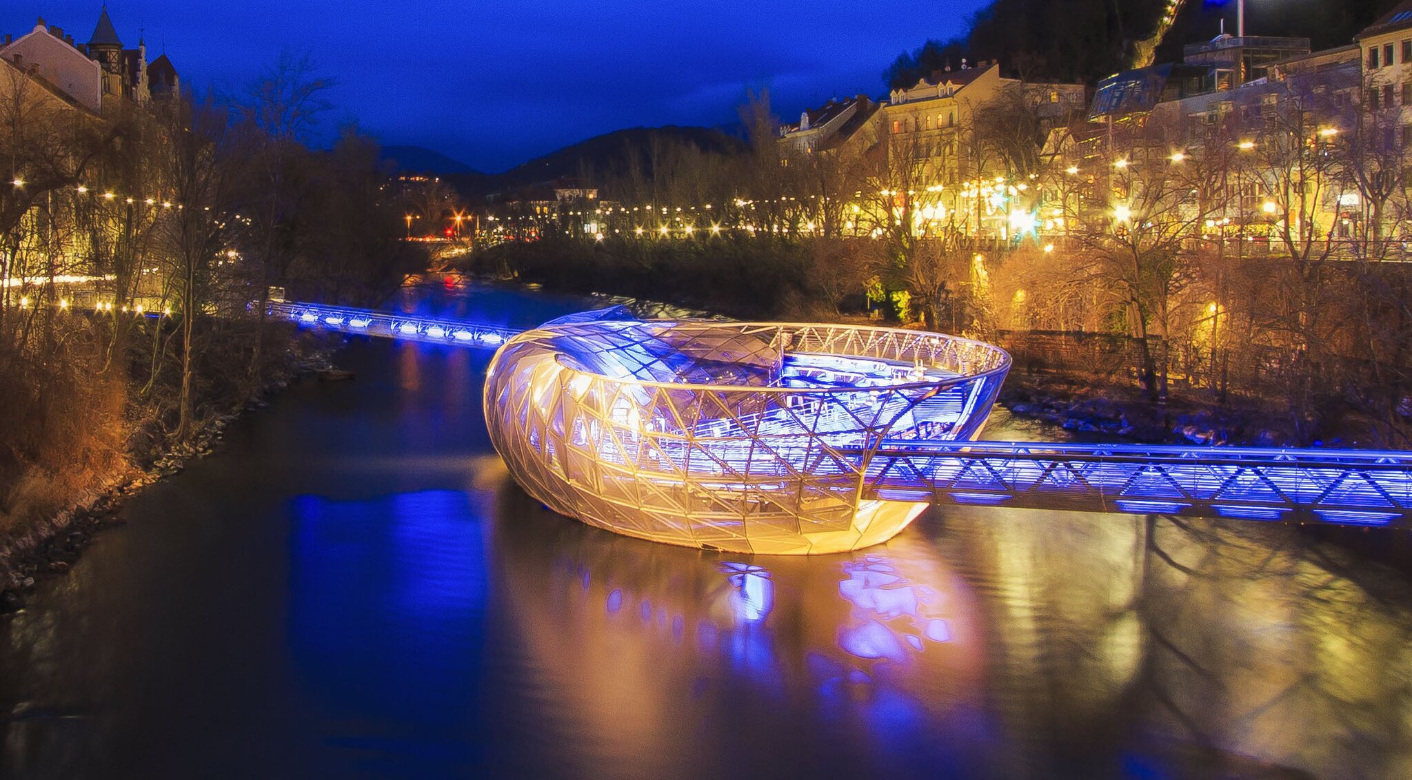 Sommerfilmparty: Filmparty auf der Murinsel mit Mamma Mia! - Graz