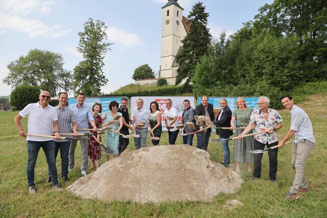 Rüstorf: Spatenstich für ein neues Gemeindeamt - Vöcklabruck