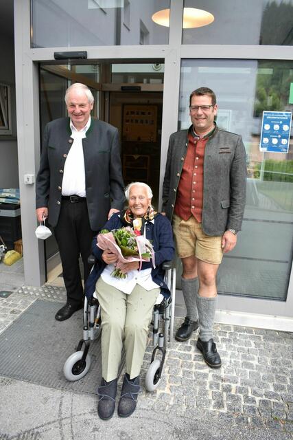 Im Sozialzentrum Hüttau: Anna Hafner feierte ihren 100. Geburtstag - Pongau