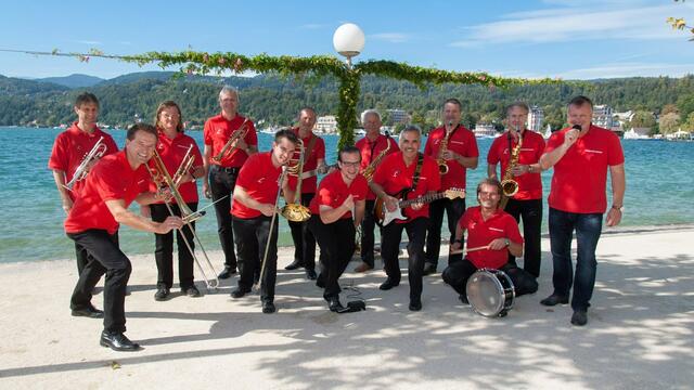 Gasthaus Pizzeria Kreuzwirt: Livemusik und Grillspezialitäten - Feldkirchen