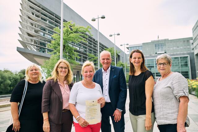 Gemeinderätin St. Valentin: Birgit Seiler ist nun Österreicherin - Enns