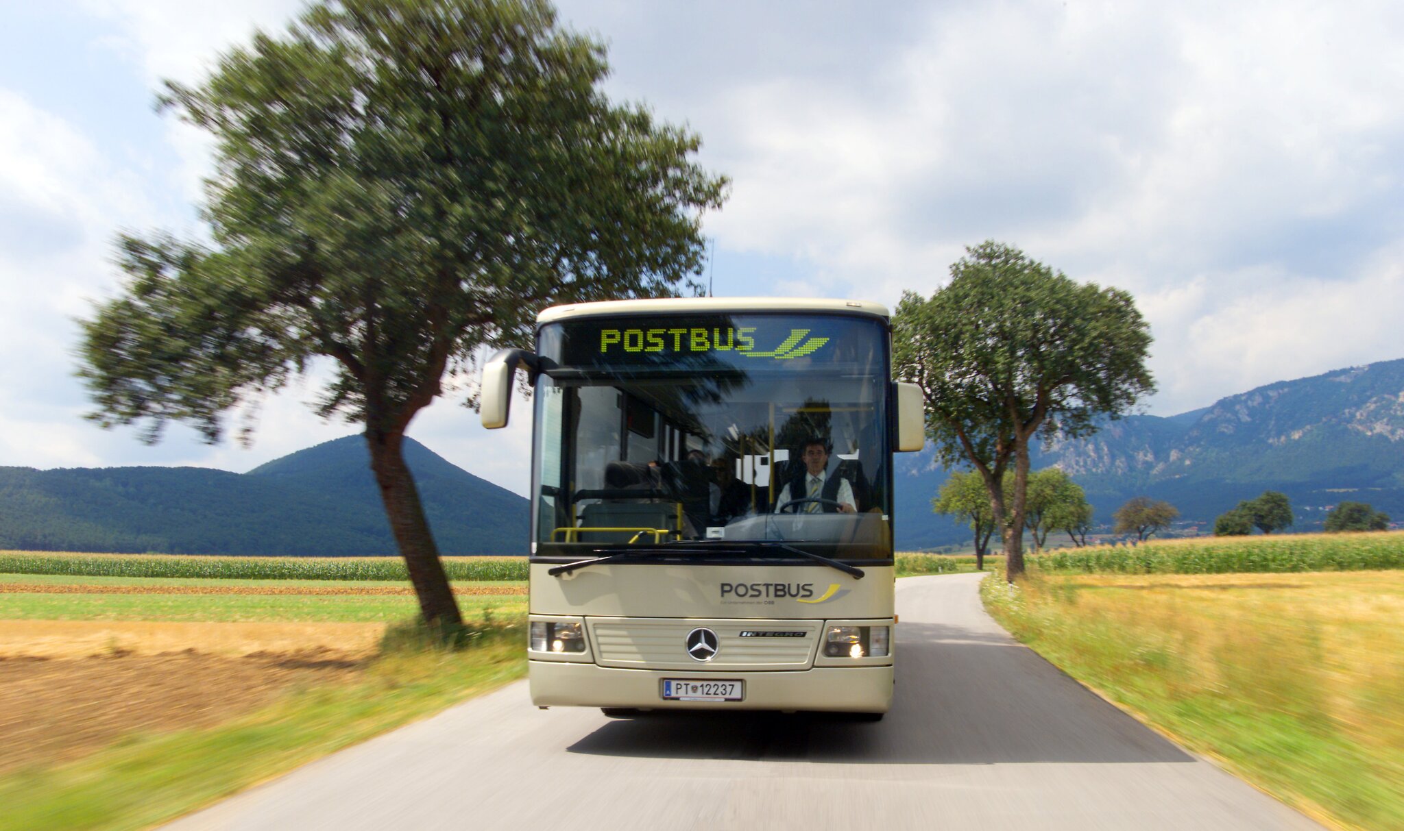 Betriebsrat: "unmenschliche Dienstpläne": Linien-Ausfälle bei Postbussen