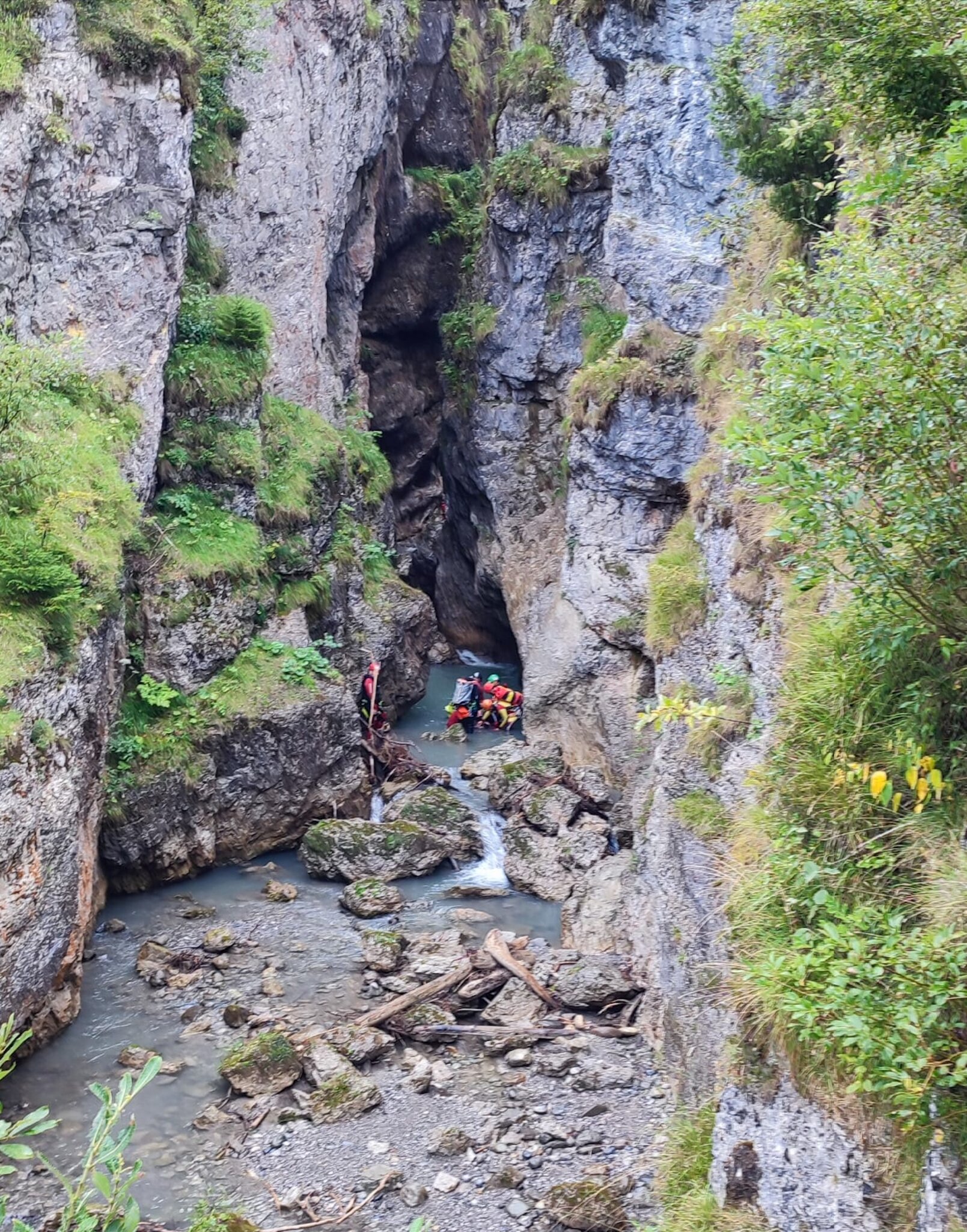 Unfall in der Taxaklamm: 54-Jähriger brach sich Bein bei Canyoning-Tour ...