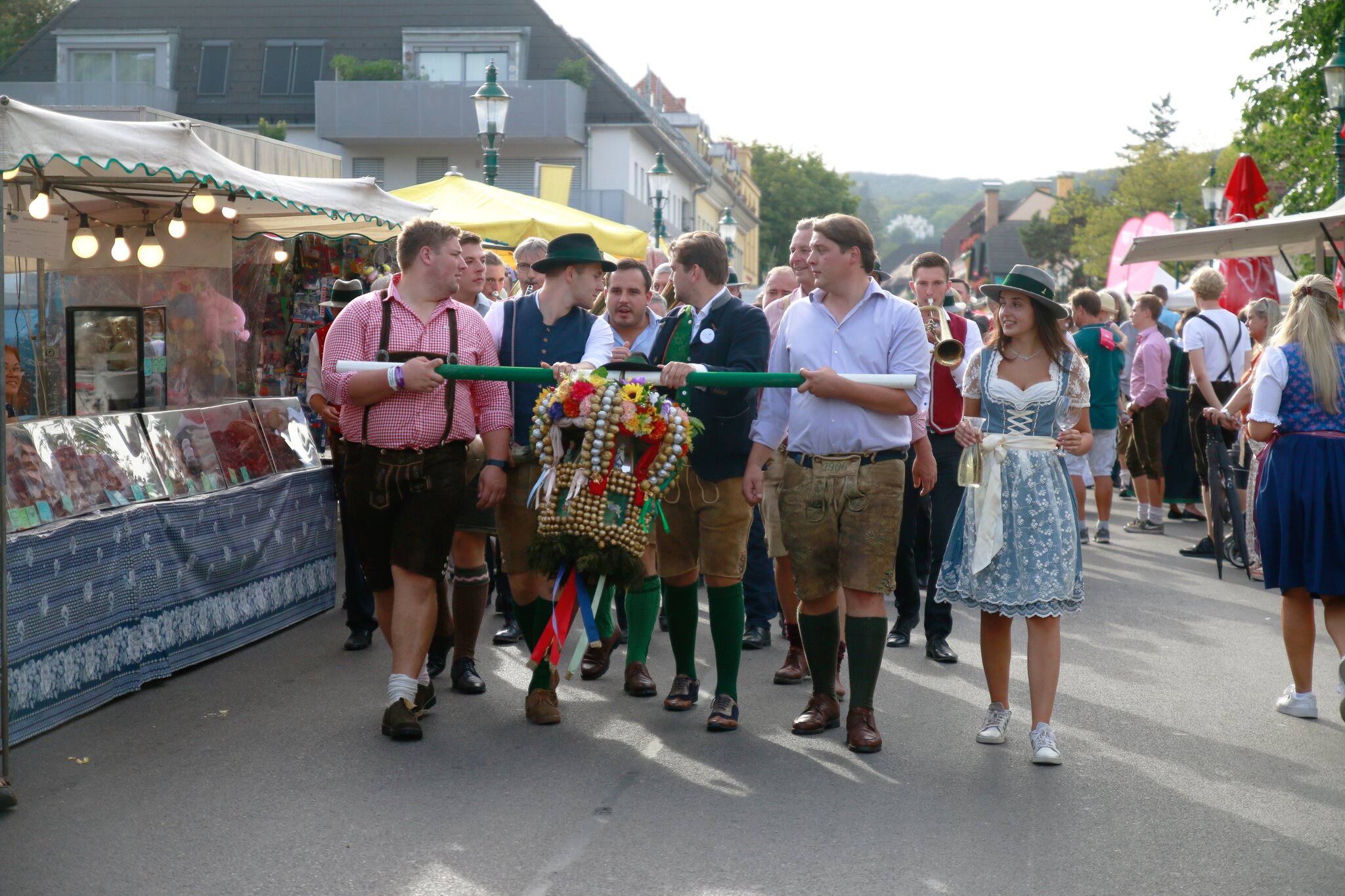Neustifter Kirtag 2022: Rein in die Tracht, beim Neustifter Kirtag ...