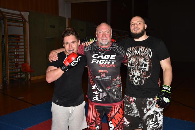 Cage Fight Series am 9. September 2022: Hauptkampf in Arena Nova jetzt ...