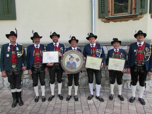 70-Jahre Wiedergründung Flirscher Schützen: Ehrungen verdienter ...