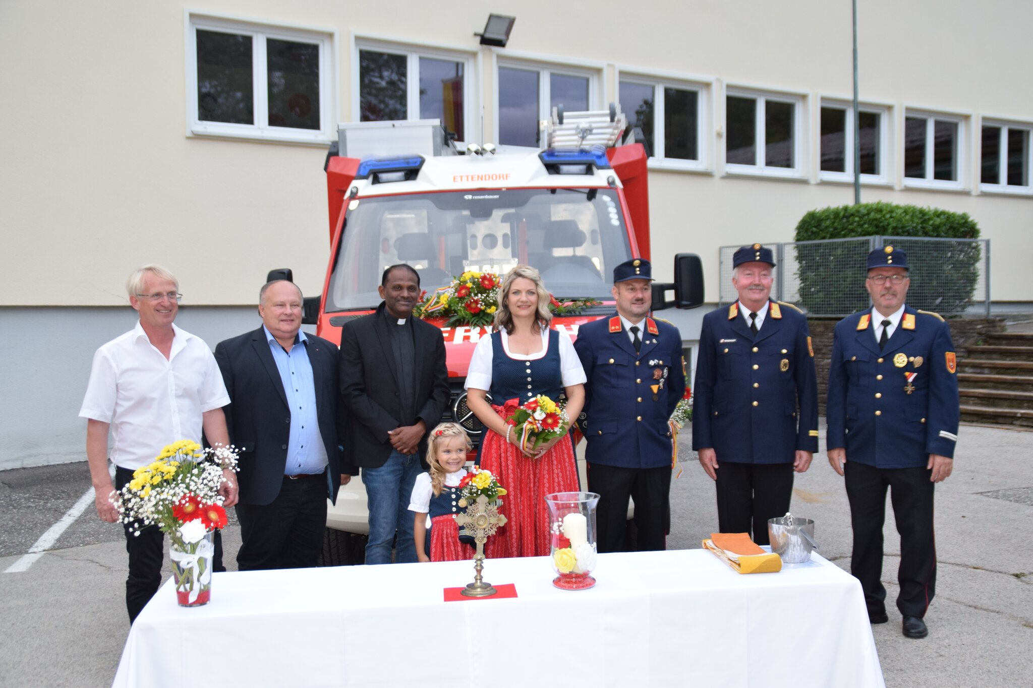 Fotogalerie: Feuerwehrfest in Ettendorf: Mega Stimmung mit "Die Edlseer ...