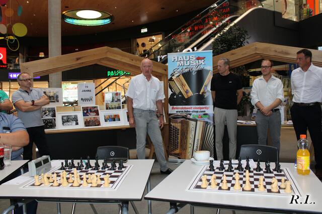 Markus Ragger im WEZ: Bildergalerie: Schach-Meister Markus Ragger im ...