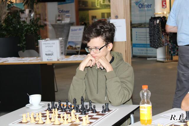 Markus Ragger im WEZ: Bildergalerie: Schach-Meister Markus Ragger im ...