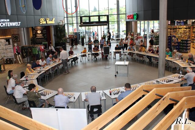 Markus Ragger im WEZ: Bildergalerie: Schach-Meister Markus Ragger im ...