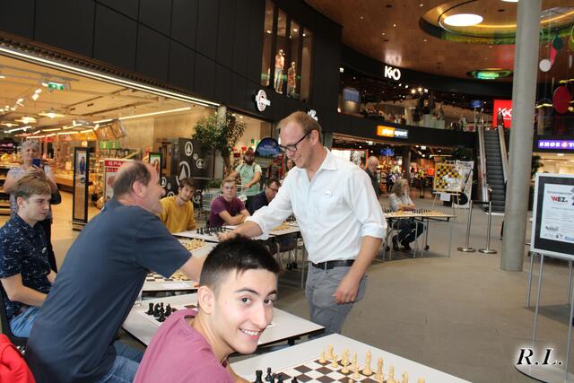 Markus Ragger im WEZ: Bildergalerie: Schach-Meister Markus Ragger im ...