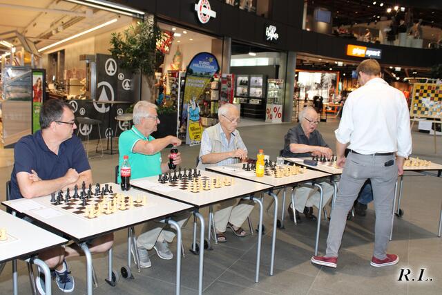 Markus Ragger im WEZ: Bildergalerie: Schach-Meister Markus Ragger im ...