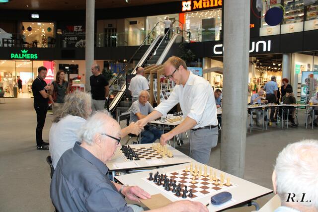Markus Ragger im WEZ: Bildergalerie: Schach-Meister Markus Ragger im ...