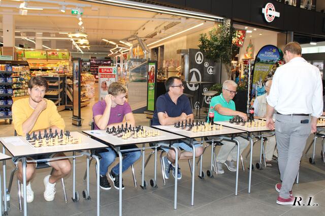 Markus Ragger im WEZ: Bildergalerie: Schach-Meister Markus Ragger im ...