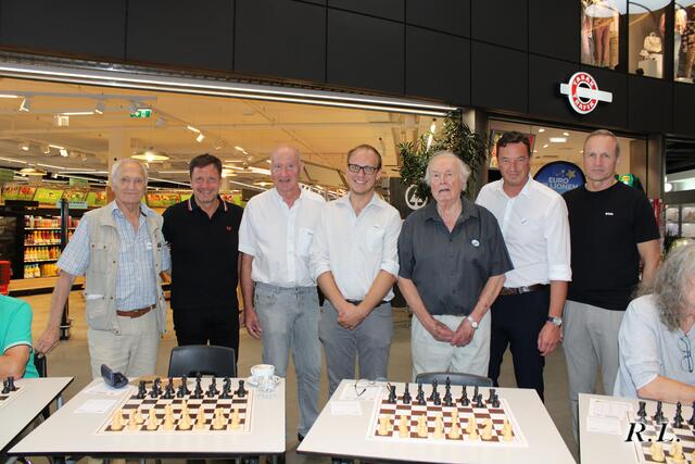 Markus Ragger im WEZ: Bildergalerie: Schach-Meister Markus Ragger im ...