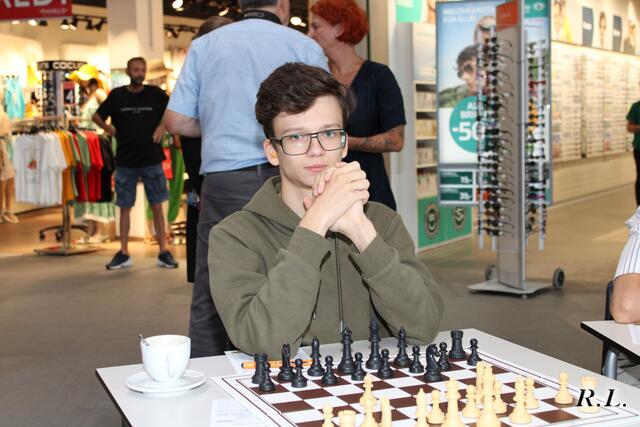 Markus Ragger im WEZ: Bildergalerie: Schach-Meister Markus Ragger im ...
