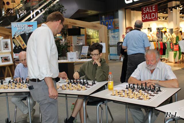 Markus Ragger im WEZ: Bildergalerie: Schach-Meister Markus Ragger im ...