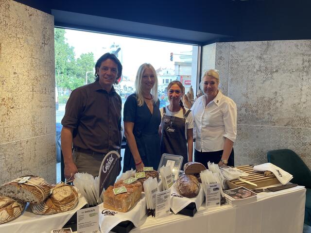 Umbau und Neueröffnung: Alles neu bei Bäckerei Geier in Groß-Enzersdorf ...