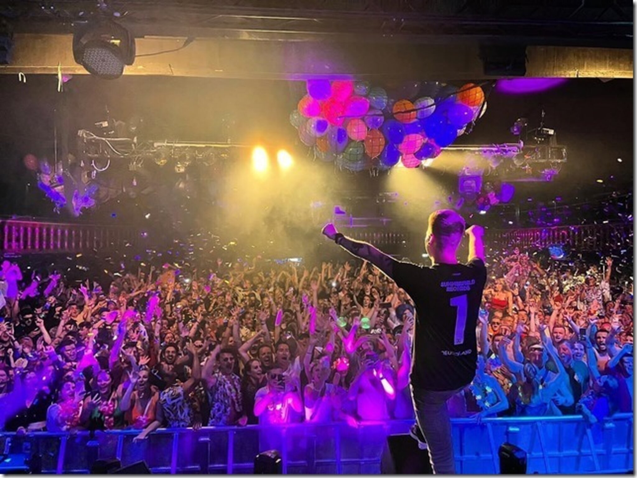 Gewinnspiel: Malle Megaparty mit DJ Robin und "Layla" in Badener Halle ...