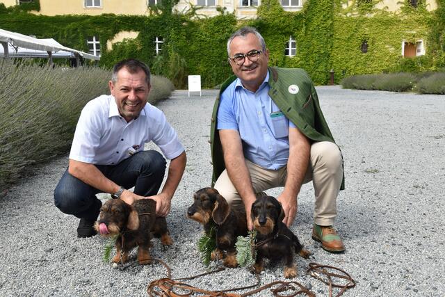 Kohfidisch: Jagdclub Südburgenland feierte 50 Jahre Jubiläum im Schloss ...