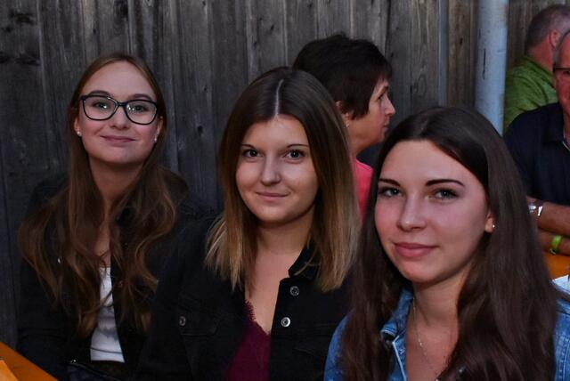 Melkstandparty der Volkstanzgruppe Zeillern: A Gaudi für Jung und Alt ...