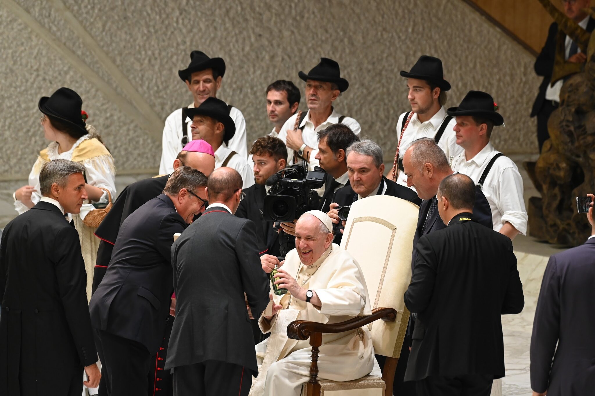 Tirol in Rom (Videos): Papstaudienz, Bischofsmesse im Dom und viele ...
