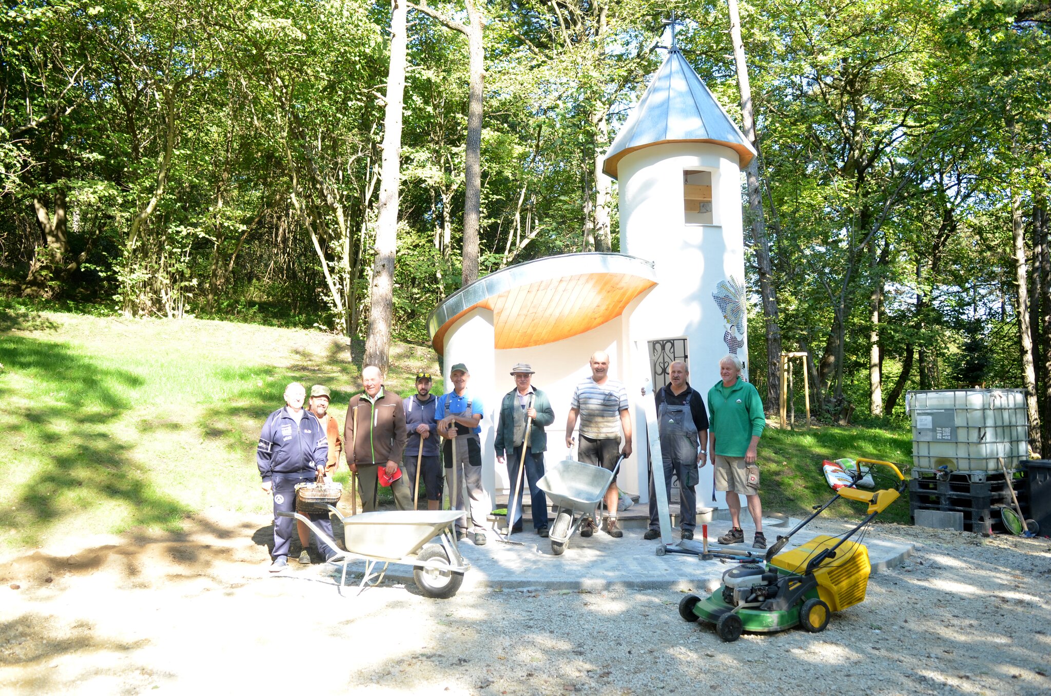 Kapellenneubau: Außenbereich der Kapelle wird gestaltet - Mistelbach