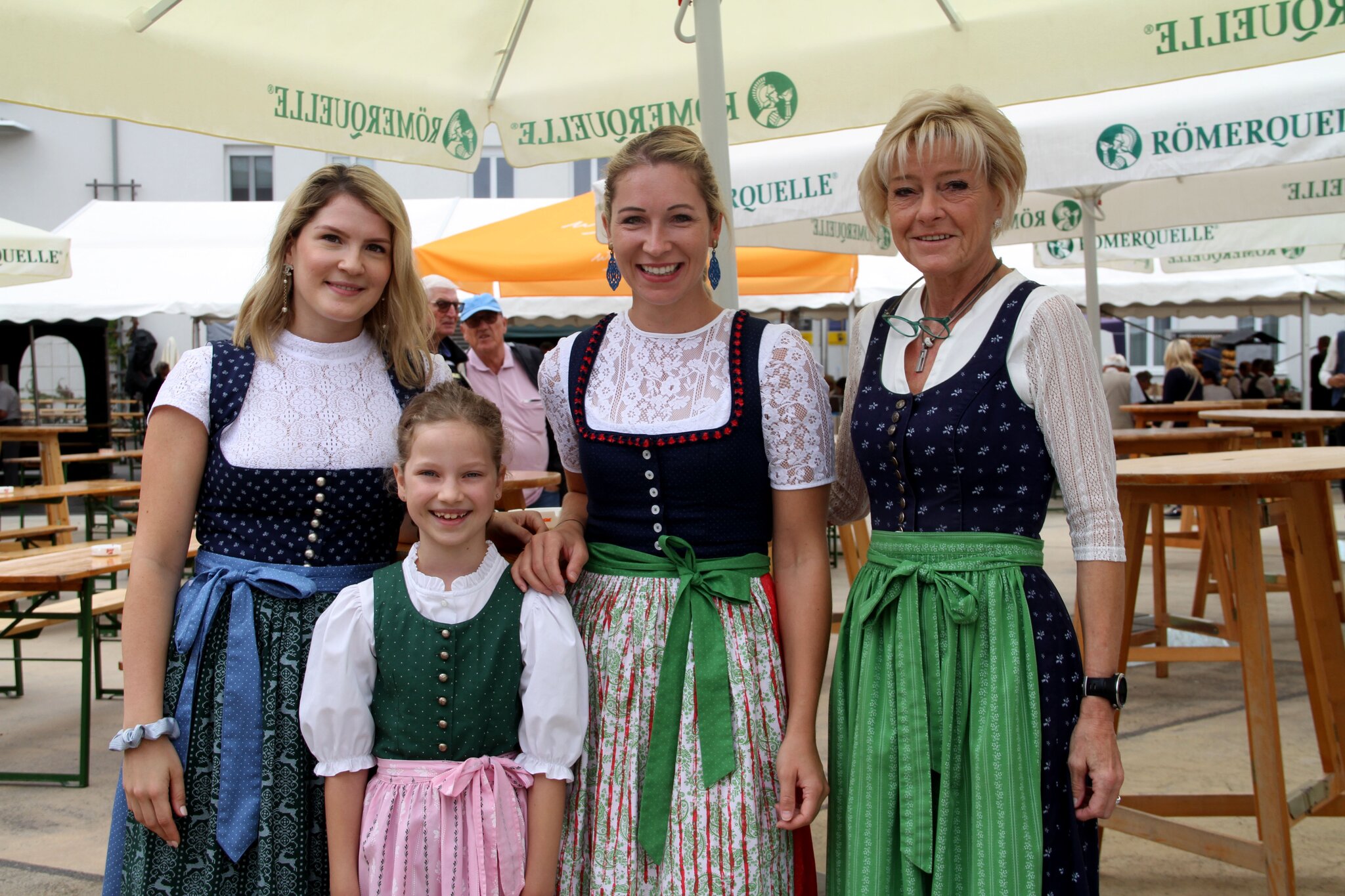 Dorfplatz wurde zur Kellergasse: In Hagenbrunn wurden das Weinfest 2022 ...