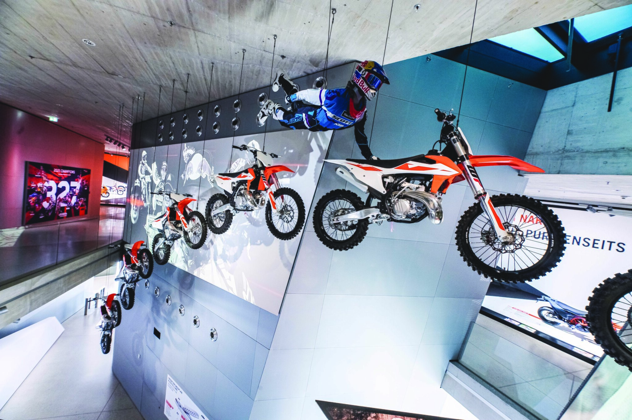 Viel los in der KTM Motohall: Public Viewing, Lange Nacht und ...