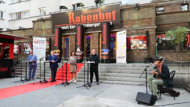 Start für neues Projekt: Rabenhof-Theater bringt Kultur in Wiener ...