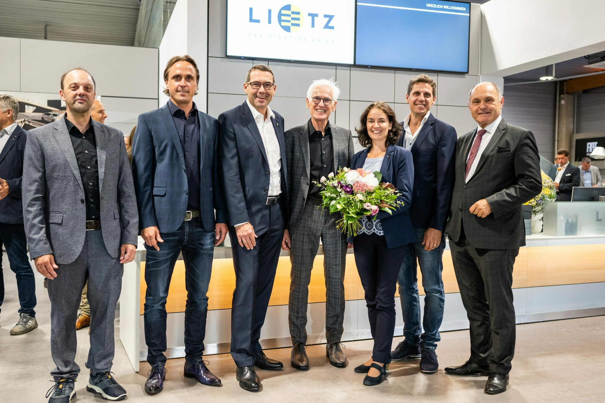 Mazda Lietz Steyr: Lietz eröffnet das Autohaus in Steyr neu! - Steyr ...