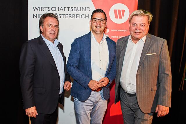 Bezirk Melk: NÖ Wirtschaftsbund lud zum Kabarettabend in der Tischlerei ...